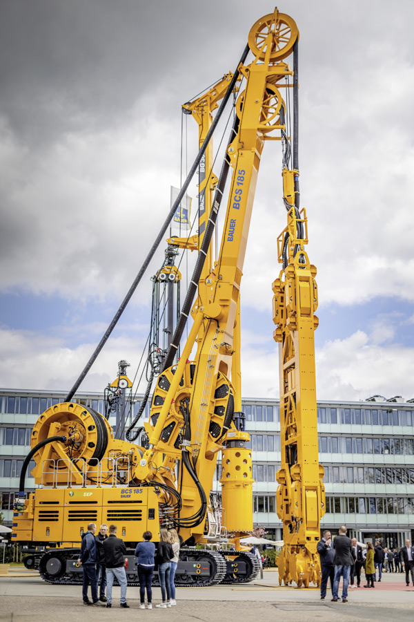 BAUER BCS 185 | The new compact cutter system for confined construction ...