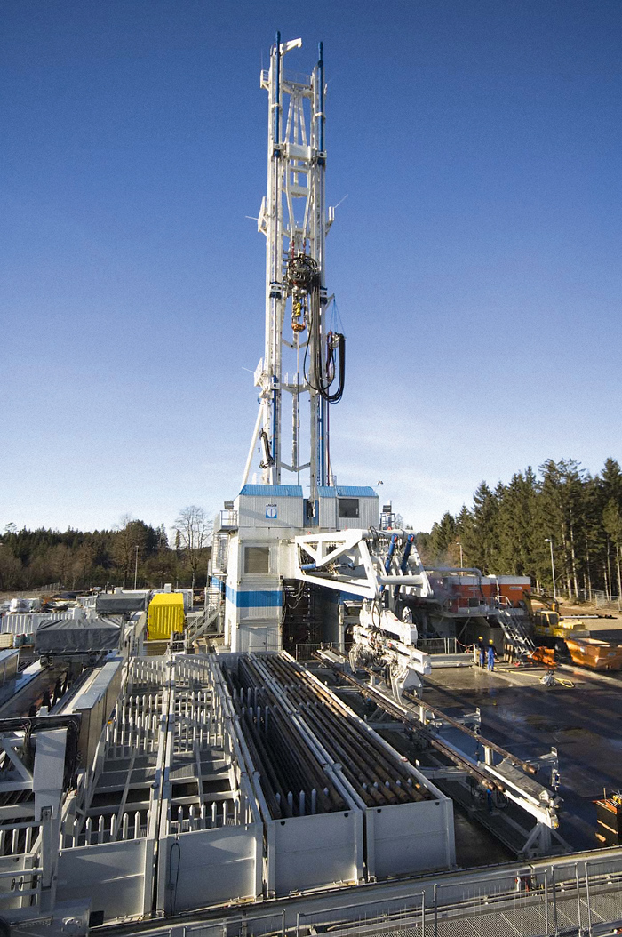 innova_rig_01_box_on_drilling_rig - MINING REPORT