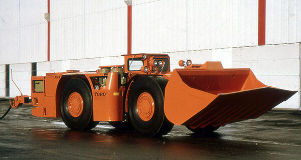 Sandvik feiert 50 Jahre Toro™ Lader und Muldenkipper - MINING REPORT